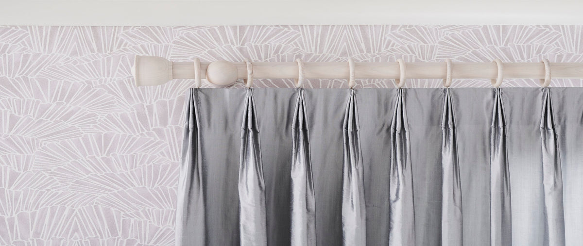 Three-Finger Euro Pleat – Layers & Layers