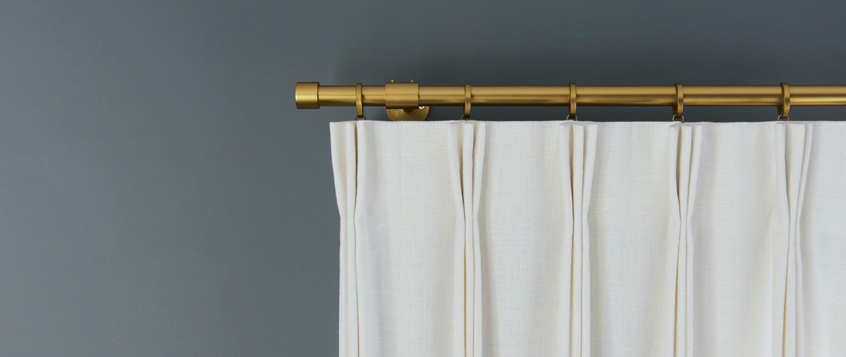 Three-Finger Pinch Pleat – Layers & Layers